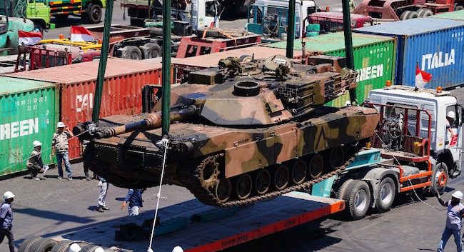 Tank Canggih M1A1 Abrams Dan Puluhan Kendaraan Taktis Siap Ikuti ...